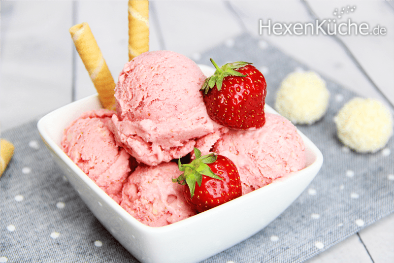 Cremiges Raffaello – Erdbeer – Eis – Hexenküche.de